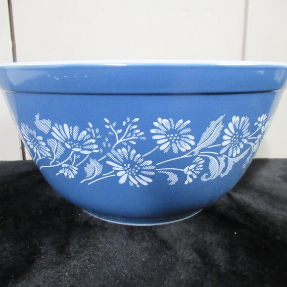 Pyrex | Kitchen | Rare Vintage Pyrex 42 Colonial Mist Mixing Bowl ...